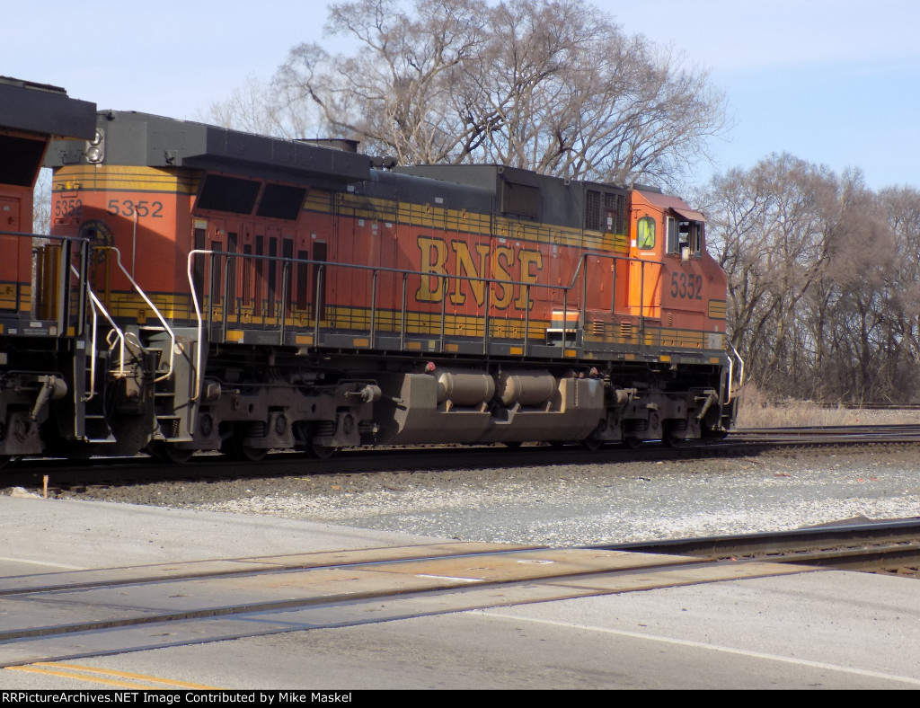 BNSF 5352